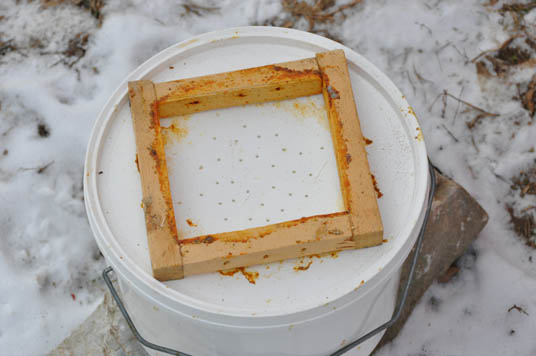hivetop feeders for 8 frame hives | Beesource Beekeeping Forums